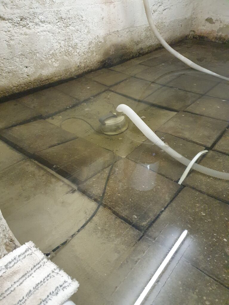 (Grond)water in kelder - Vochtbestrijder